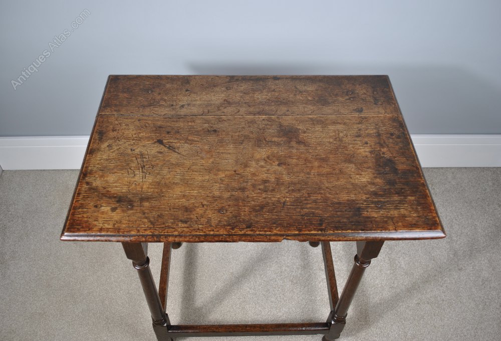 Small Queen Anne Oak Side Table Circa 1710 - Antiques Atlas