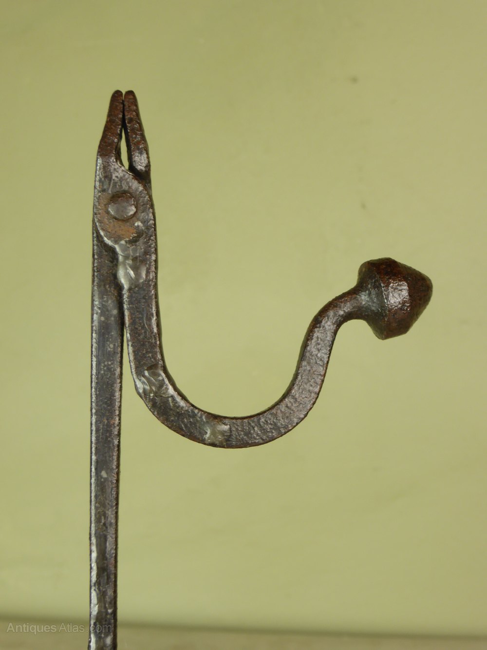 Antiques Atlas - AN EARLY 19TH C RUSH LIGHT HOLDER