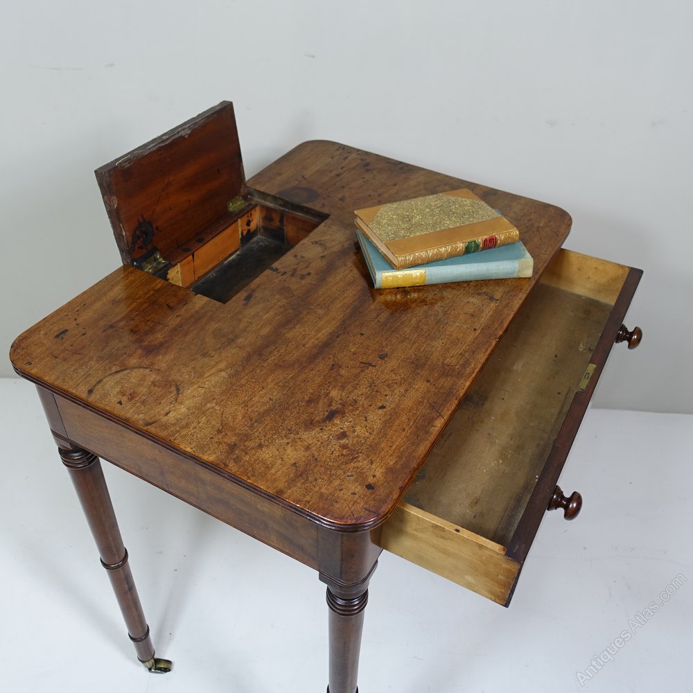 Early 19th C Mahogany Chamber Table - Antiques Atlas