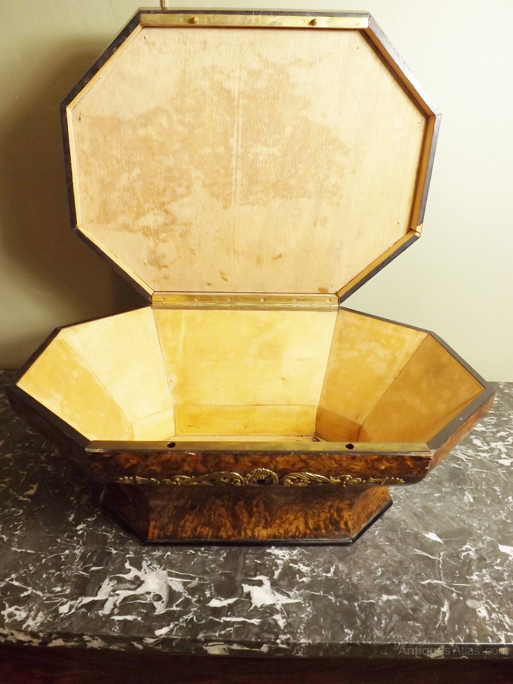 Antiques Atlas - Large 19th C Burr Mulberry Box