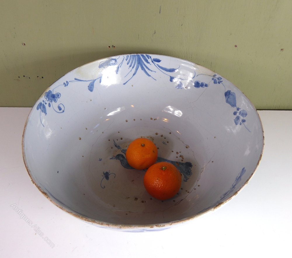 Antiques Atlas - Larger 18th C Delft Bowl