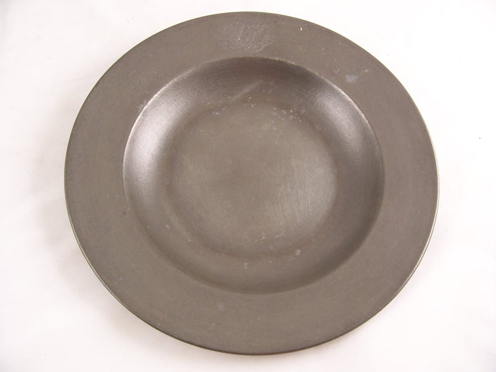 Antiques Atlas - Pair Of 18th C Pewter Plates/Dishes