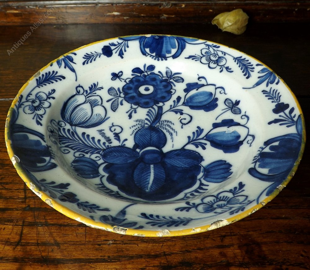 Antiques Atlas - Pair Of Delft Dishes