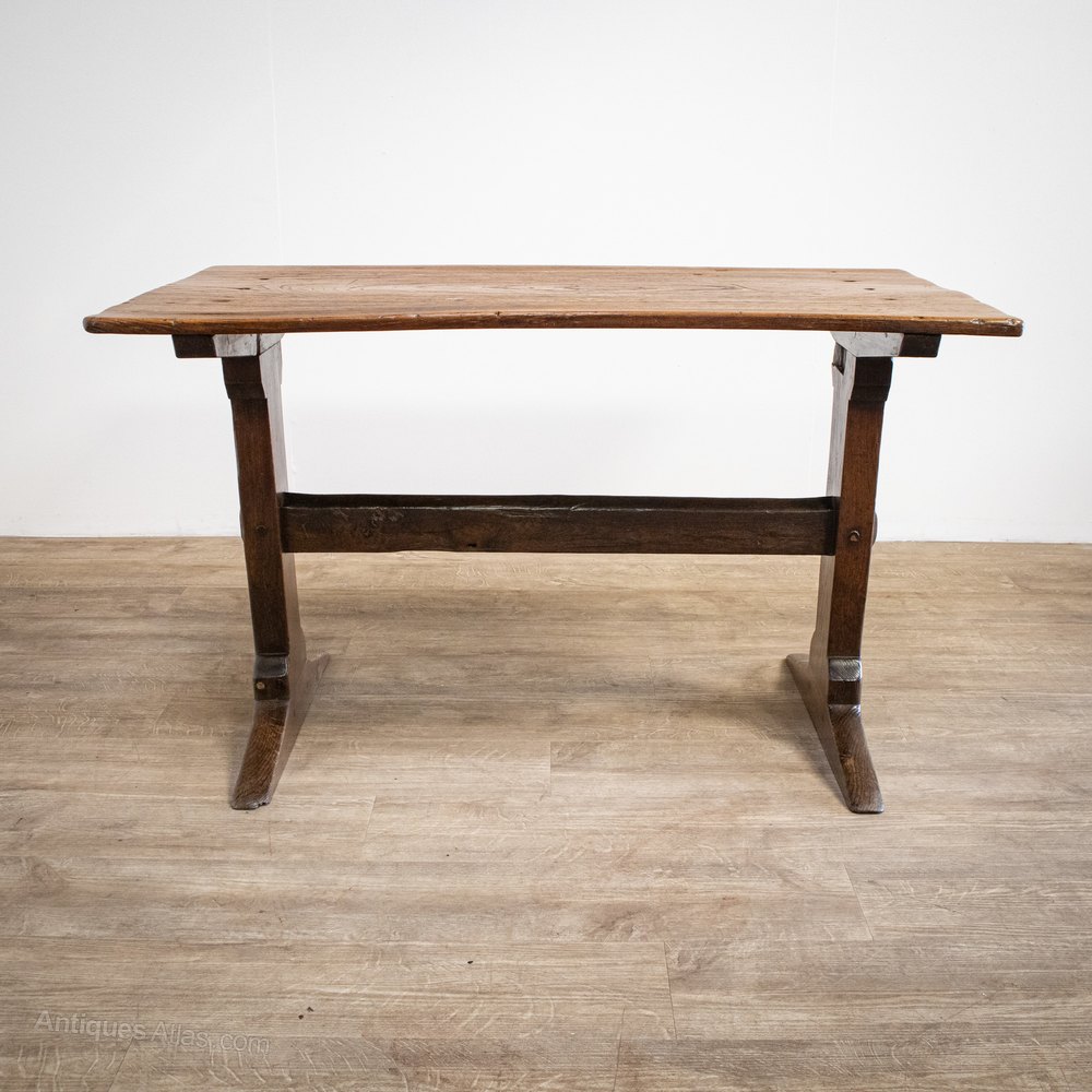 Early 19th Century Oak & Elm Trestle Tavern Table - Antiques Atlas