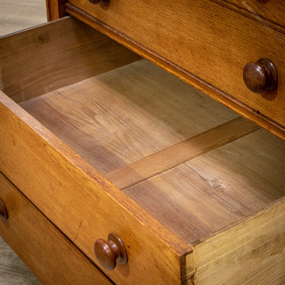 Light Oak Chest Of Drawers Of Wellington Design - Antiques Atlas