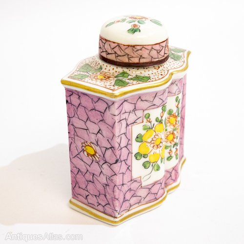 Antiques Atlas - Petite Samson Of Paris Tea Caddy as343a4020 / S4DZST2576