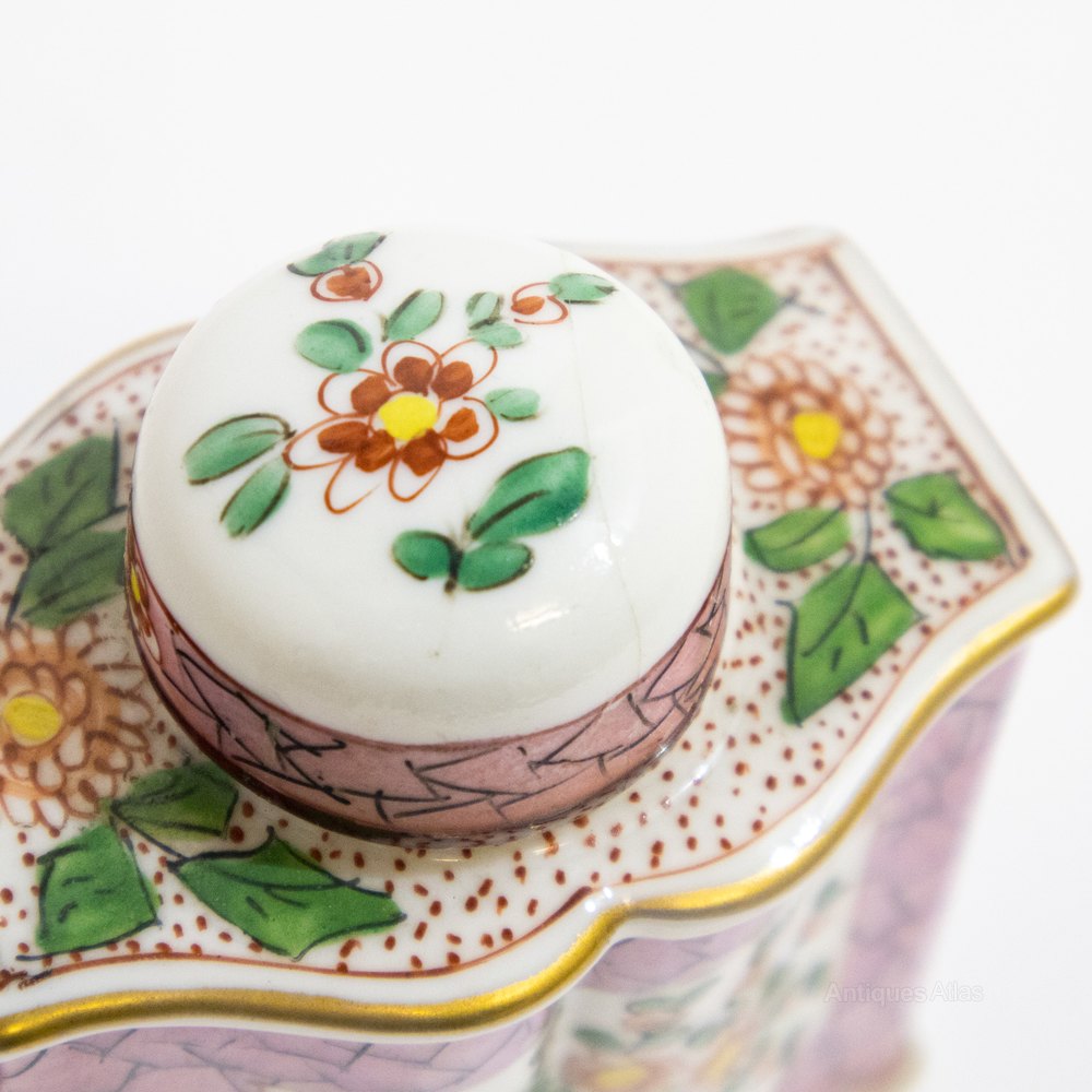 Antiques Atlas - Petite Samson Of Paris Tea Caddy as343a4020 / S4DZST2576