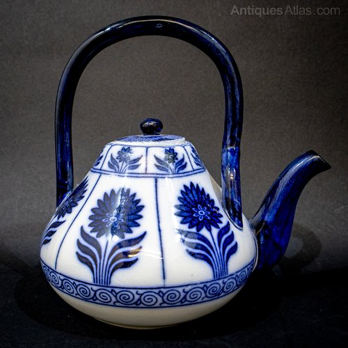 Antiques Atlas - Victorian Blue & White Minton Teapot
