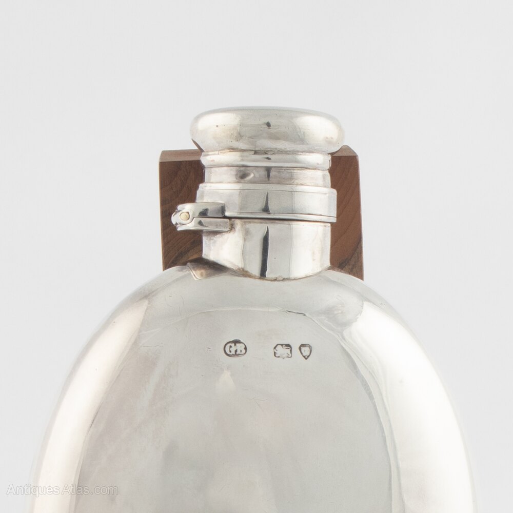 Antiques Atlas - Victorian Silver Hip Flask as343a4471 / S4DZST2950