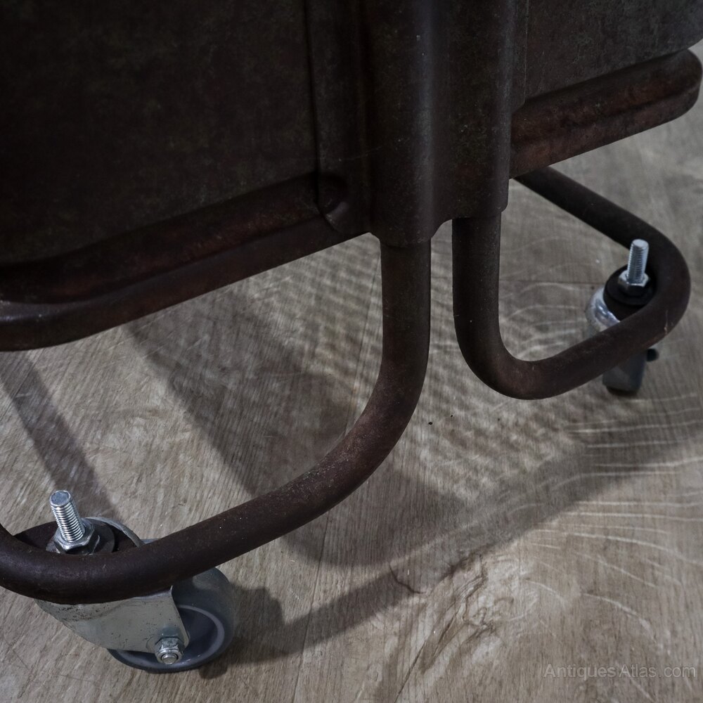 Vintage Industrial Style Work In Progress Trolley as343a5067 ...