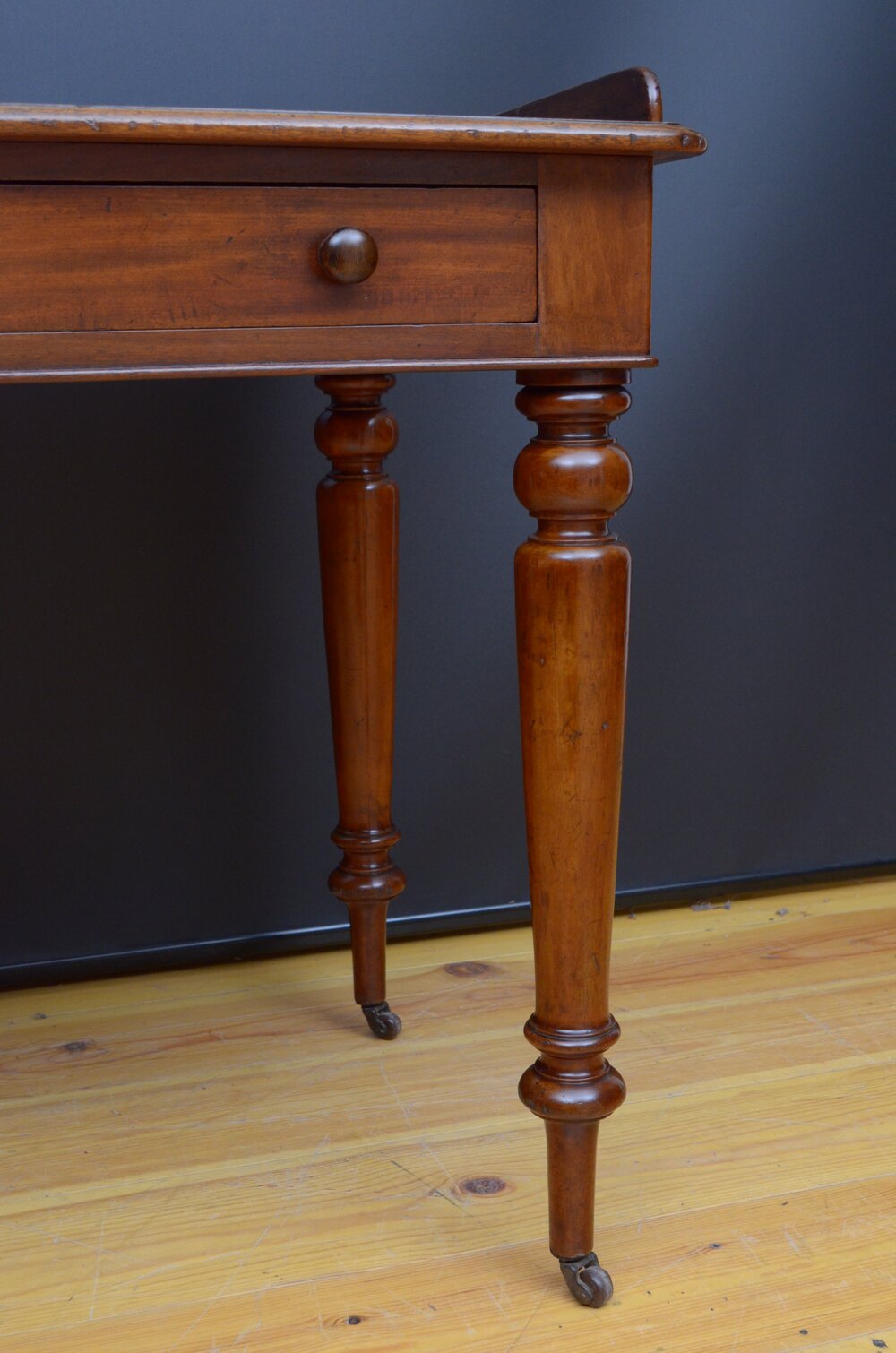 William IV Mahogany Writing Table - Antiques Atlas