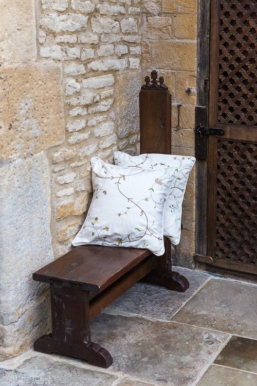 Gothic Revival Carved Oak Bench - Antiques Atlas