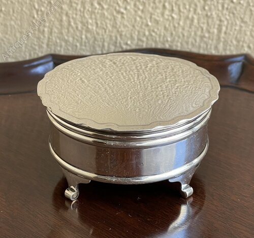 Antiques Atlas - George V Solid Silver Jewellery Box as824a2742