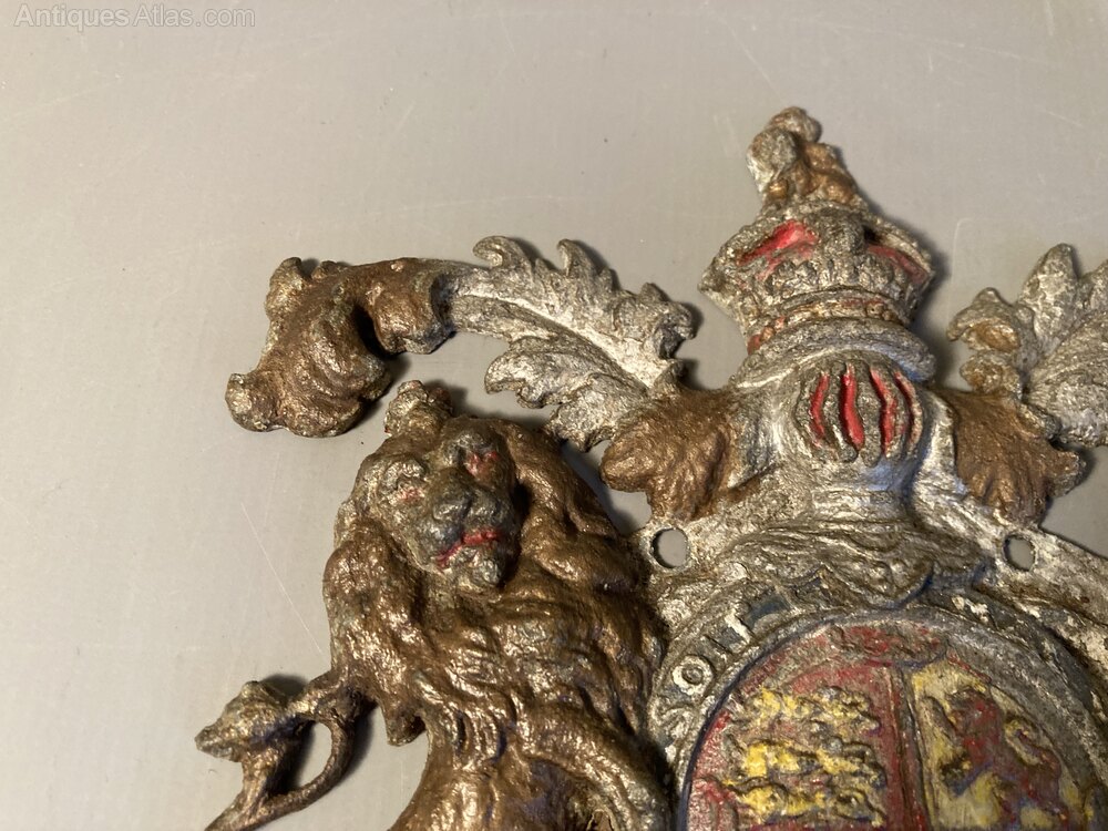 Antiques Atlas - Cast Metal Armorial