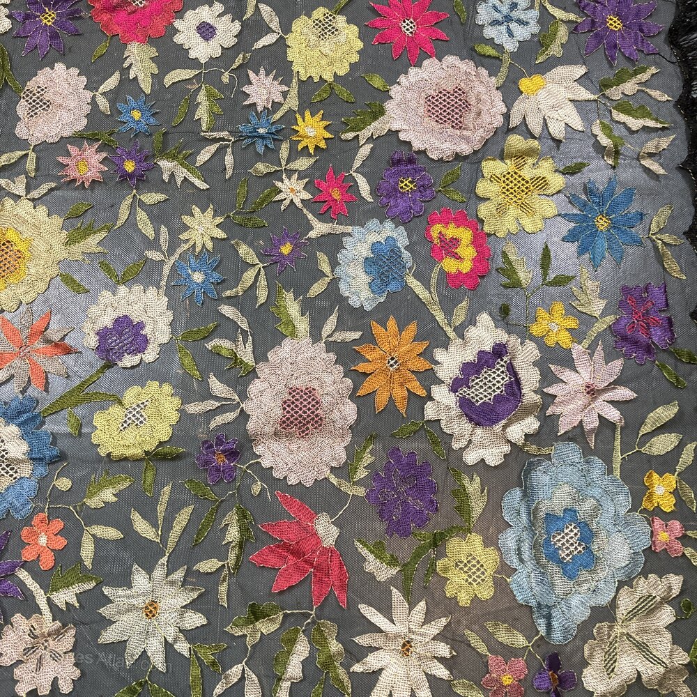 Antiques Atlas - English Silk Shawl as1110a076