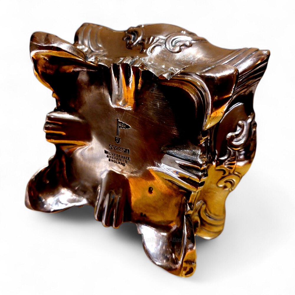 Antiques Atlas - Walker And Hall Silver Plated Tea Caddy as1084a584 ...