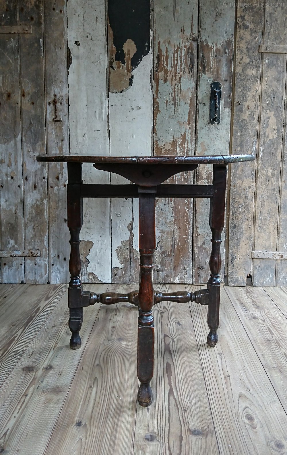 Elm Coaching Table - Antiques Atlas