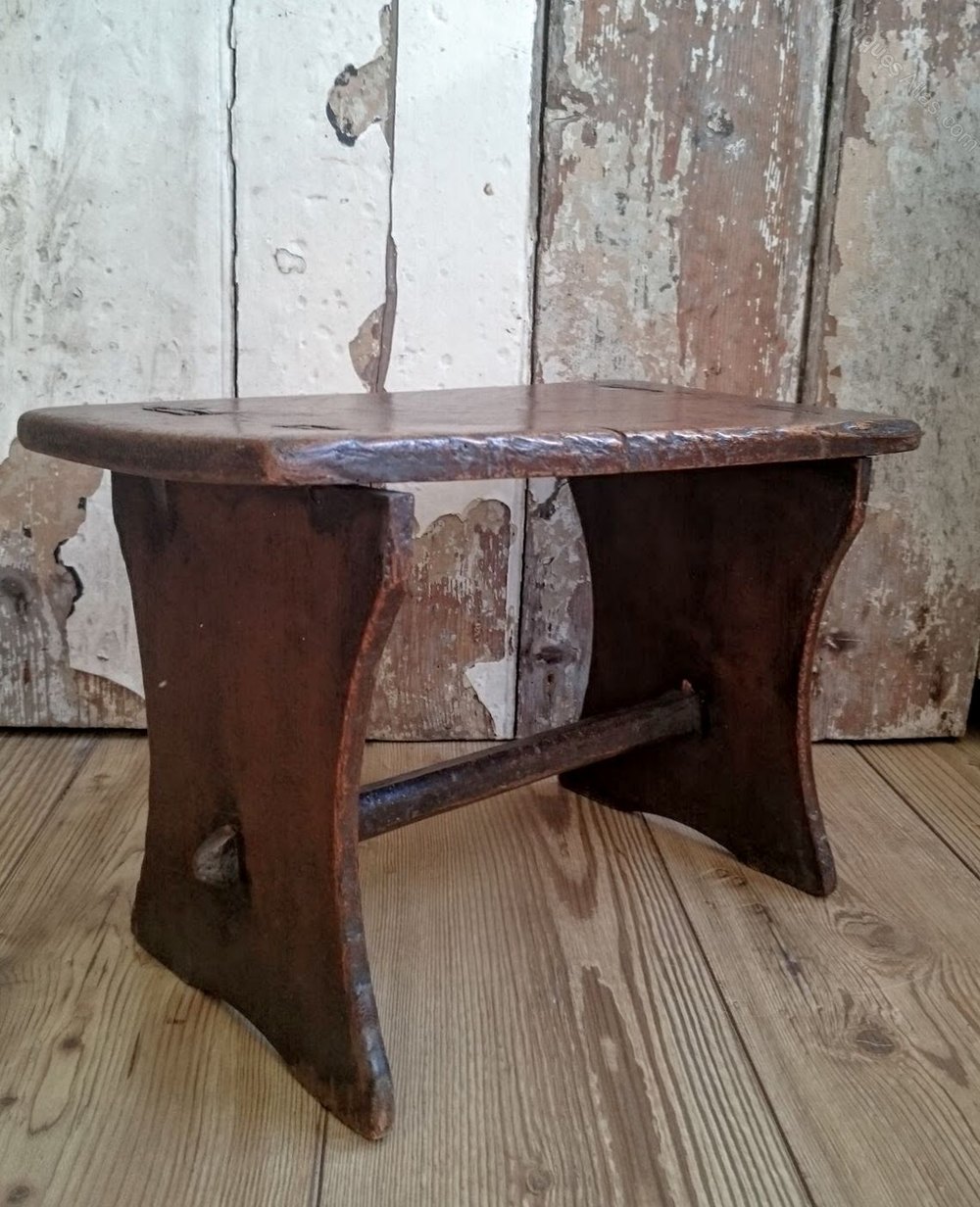 Elm Trestle Stool - Antiques Atlas