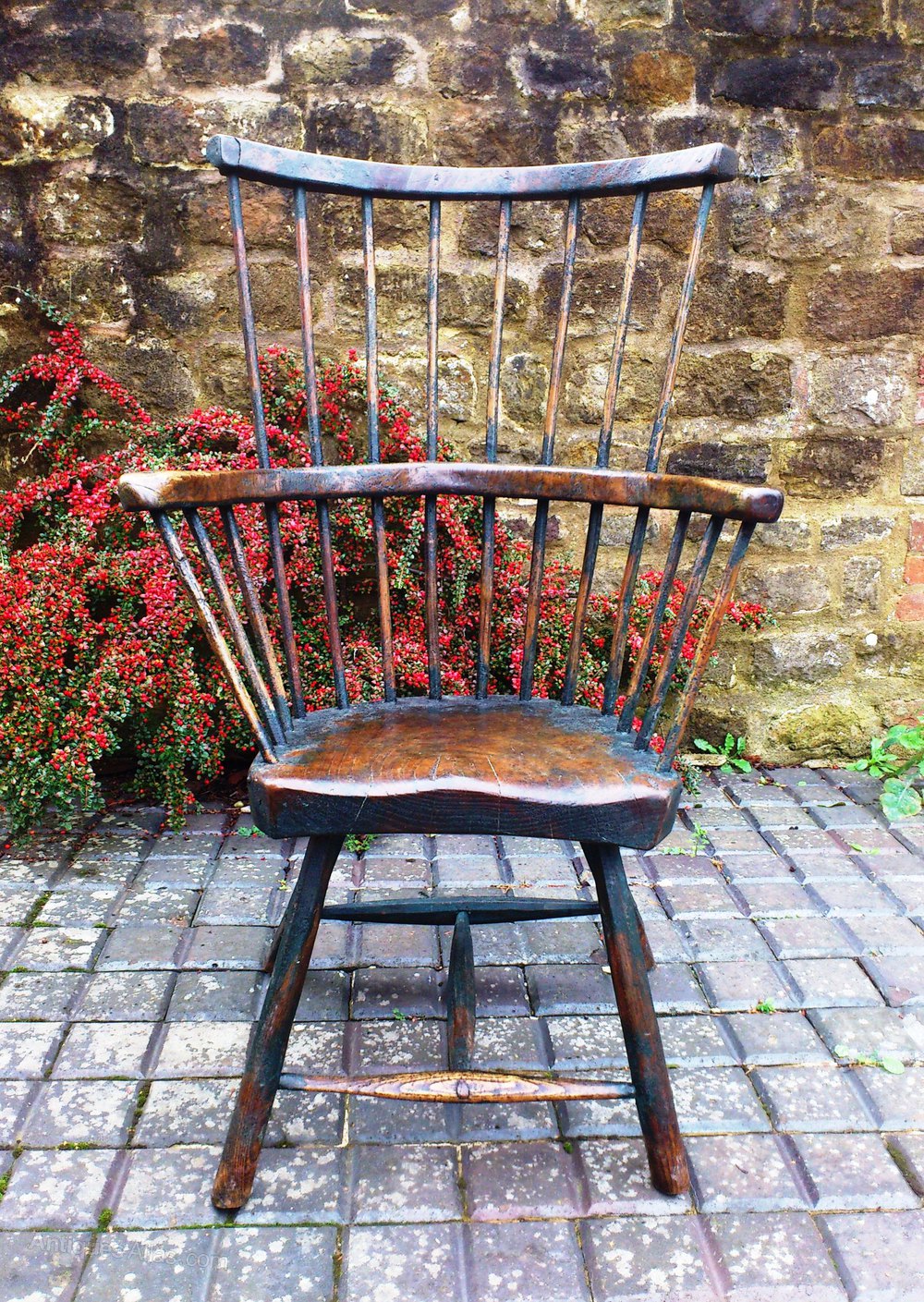 Primitive Comb Back Windsor - Antiques Atlas