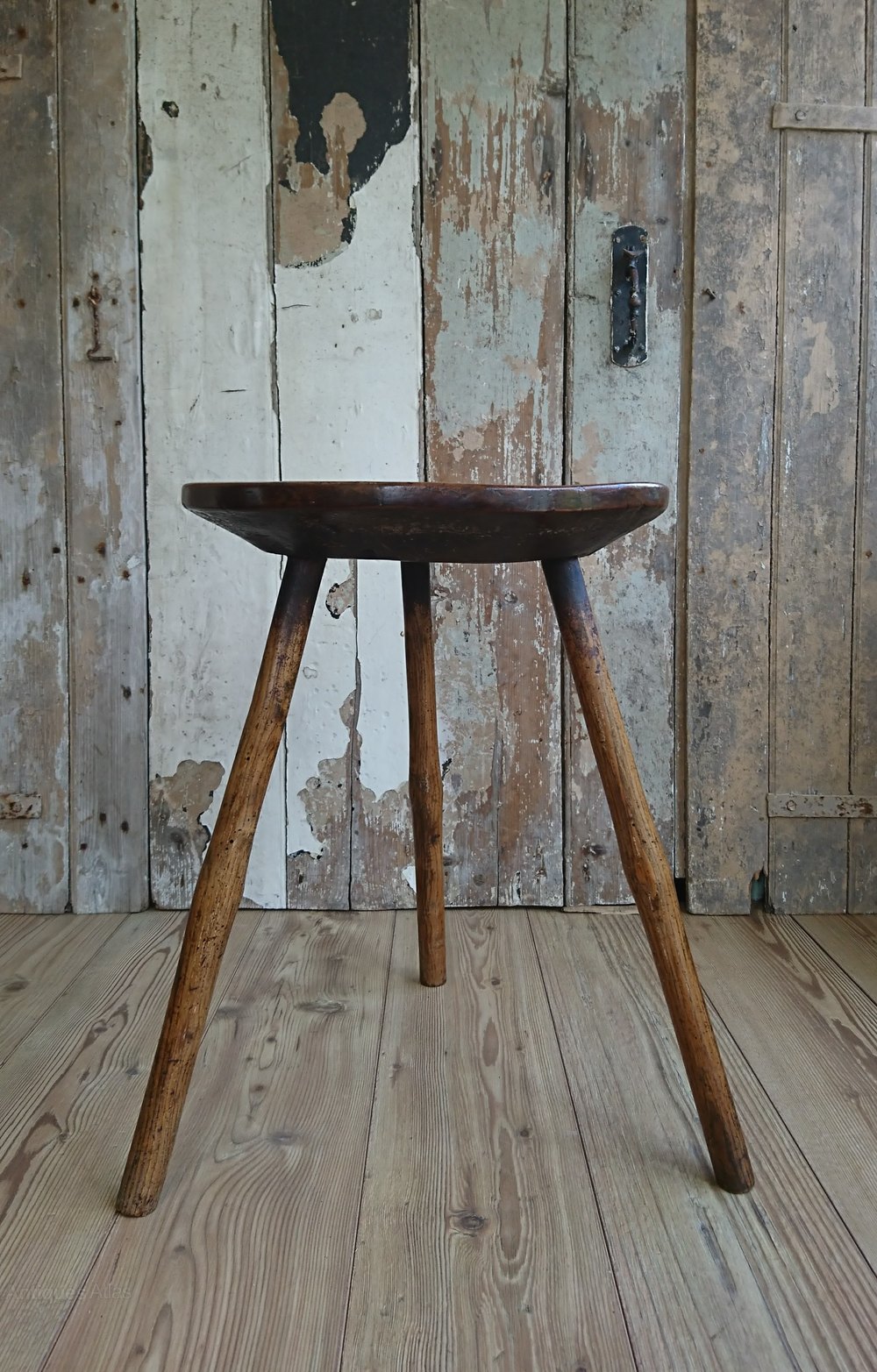 Primitive Cricket Table - Antiques Atlas