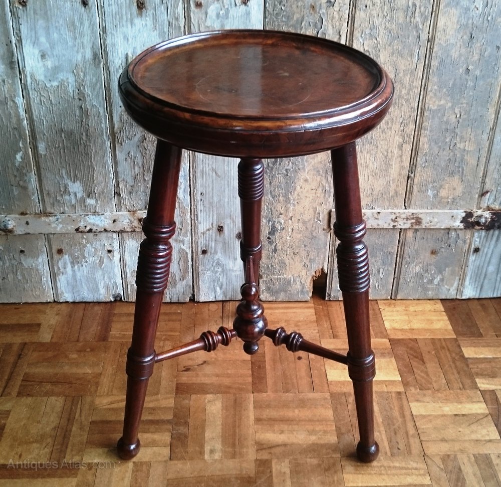 Walnut Stand - Antiques Atlas