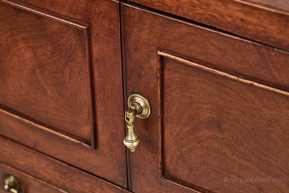 Georgian Mahogany Night Table - Antiques Atlas