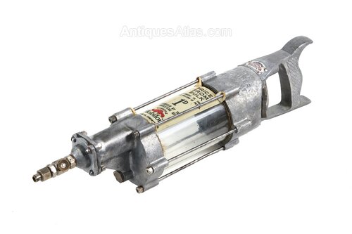 Antiques Atlas - Rare Vintage Mobiloil Upper Cylinder Lubricant Gun ...