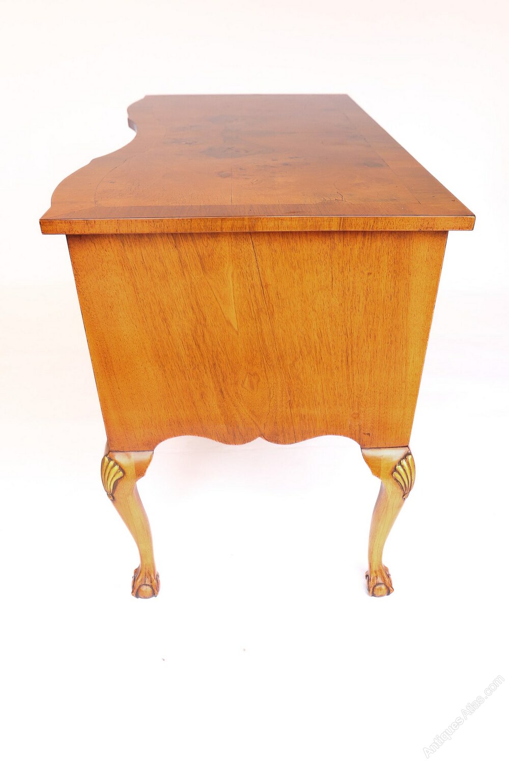 Walnut Queen Anne Style Dressing Table Circa 1930s as740a1619 / ja62 ...