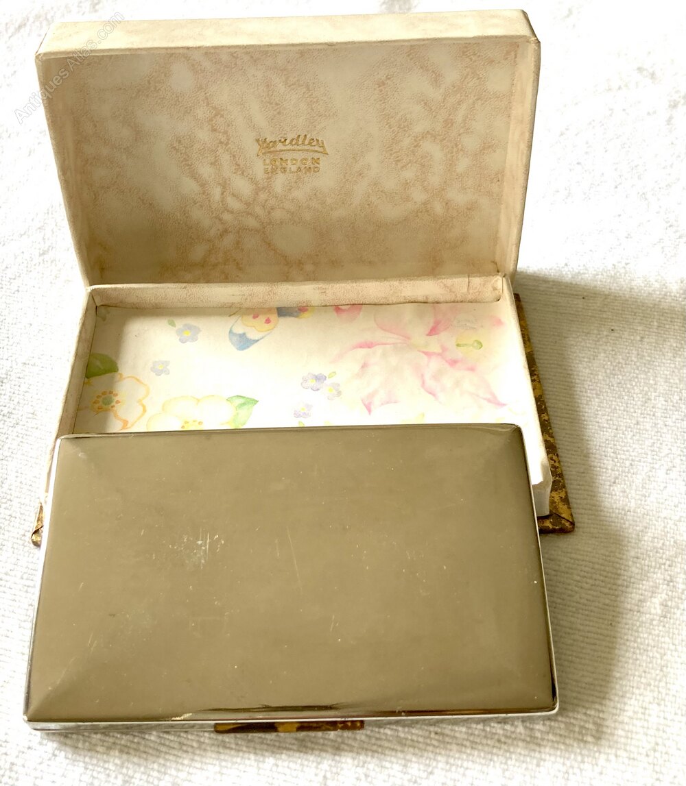 Antiques Atlas - Vintage Yardley Powder And Blusher Compact