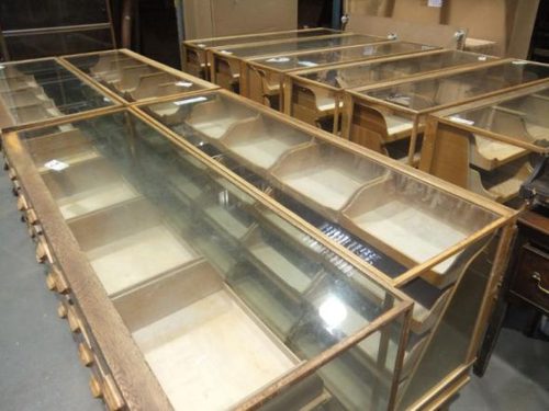 Antiques Atlas - Vintage Shop Display Counter as175a734 / 00850