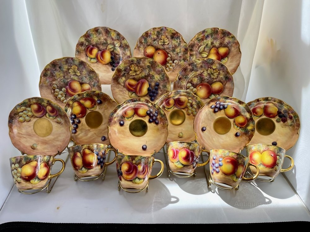 Antiques Atlas - Royal Worcester Style 18 Piece Fruit Tea Set.