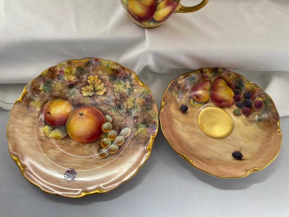 Antiques Atlas - Royal Worcester Style 18 Piece Fruit Tea Set.