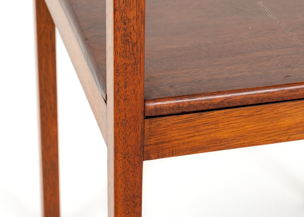 Pair Of Georgian Revival Mahogany End Tables - Antiques Atlas