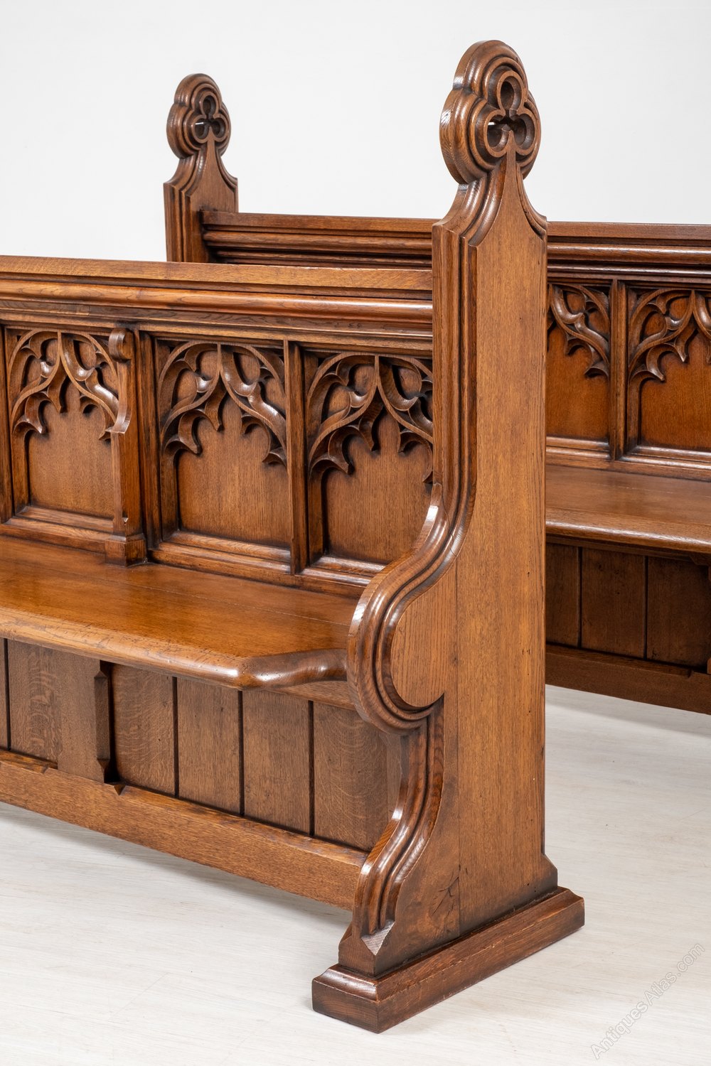 Pair Of Victorian Carved Oak Pews - Antiques Atlas