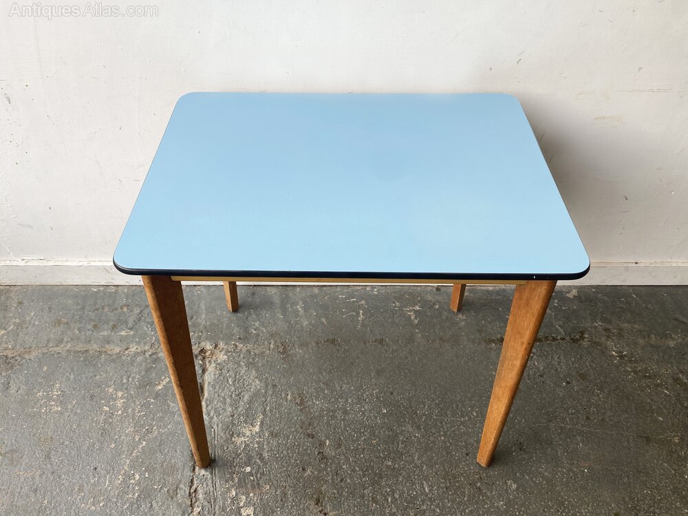 Antiques Atlas - Mid-Century Vintage Small Formica Dining Table as642a704