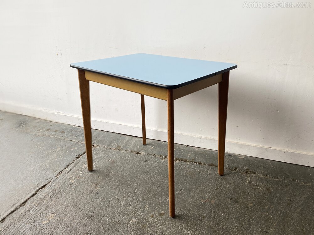 Antiques Atlas - Mid-Century Vintage Small Formica Dining Table as642a704