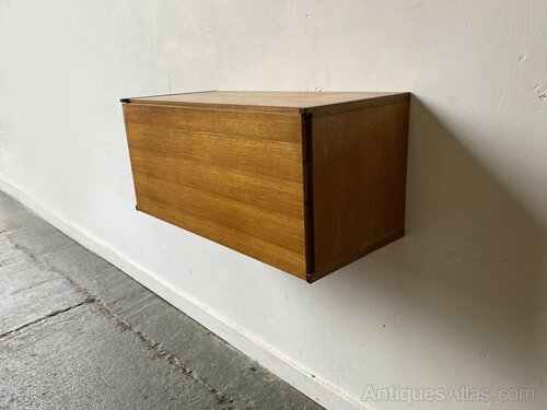Antiques Atlas - Mid-Century Wall Mounted Desk Unit / Beaver Tapley ...