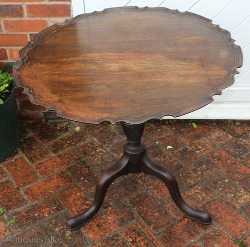 Georgian Mahogany Pie Crust Round Table - Antiques Atlas