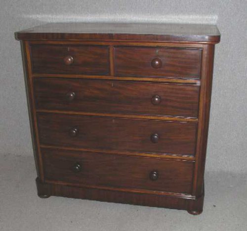 Mahogany Round Corner Chest Drawers - Antiques Atlas