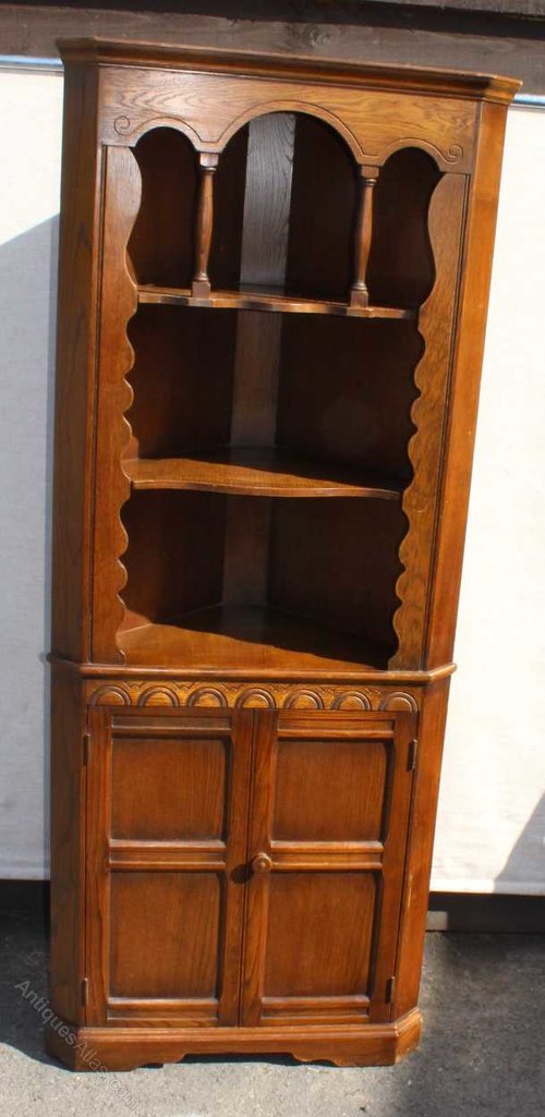 Antiques Atlas - Oak Corner Unit -in Good Condition