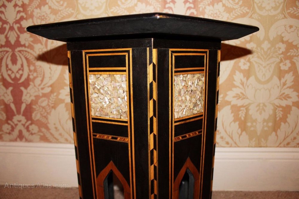 Stunning Islamic Middle Eastern Inlaid Table - Antiques Atlas