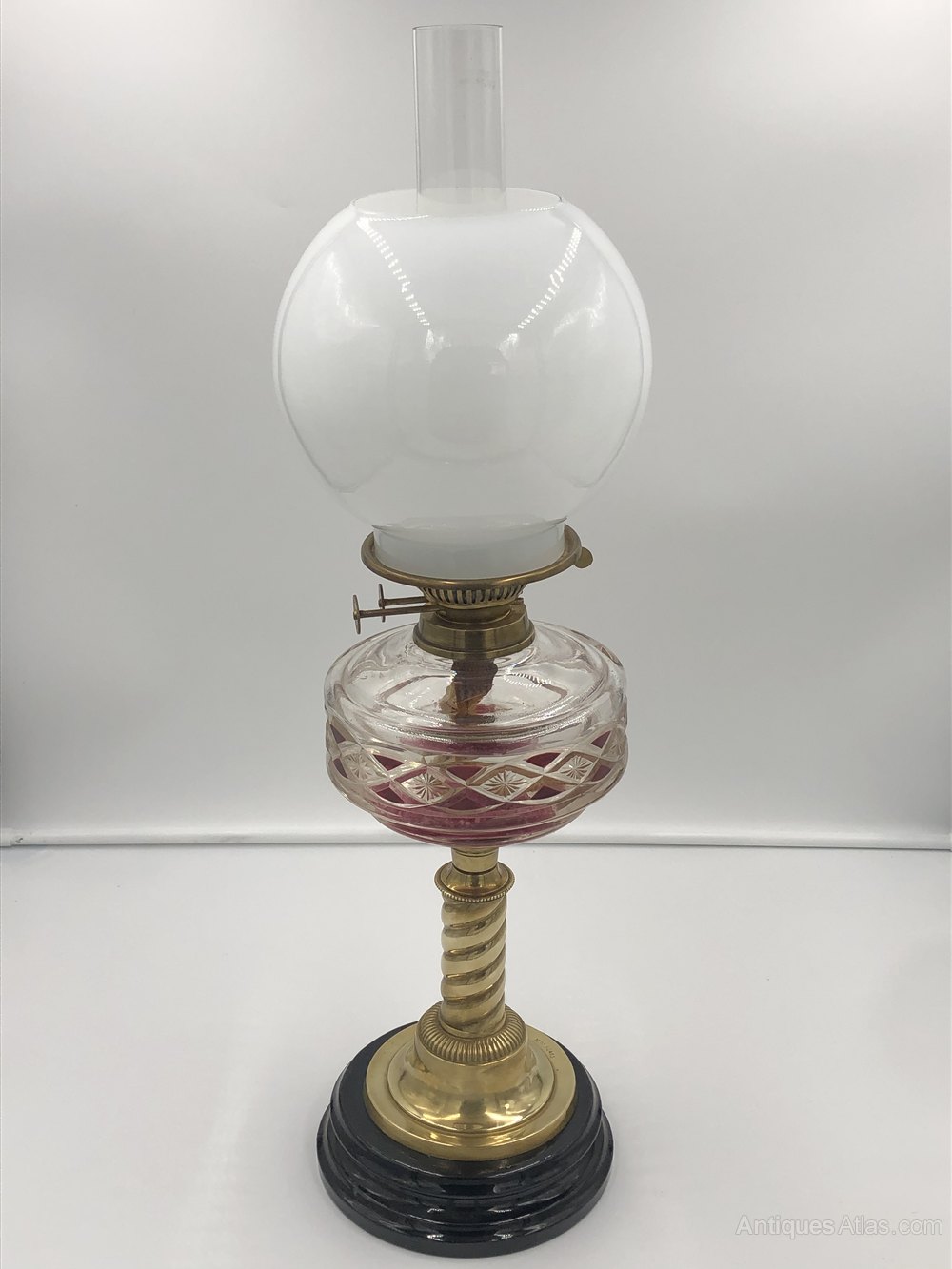 Antiques Atlas - Antique Victorian Brass Oil Lamp