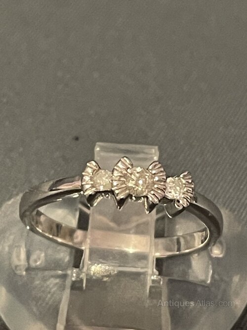 Antiques Atlas - 9ct Diamond Ring as218a4056 / SAL-623