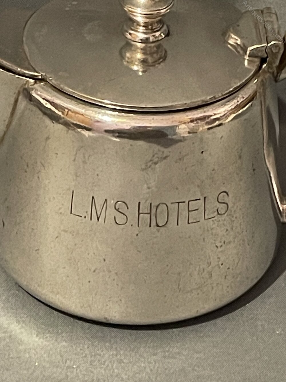 Antiques Atlas - LMS Hotels One Person Tea Pot as218a3597 / XGC-IL-624EM