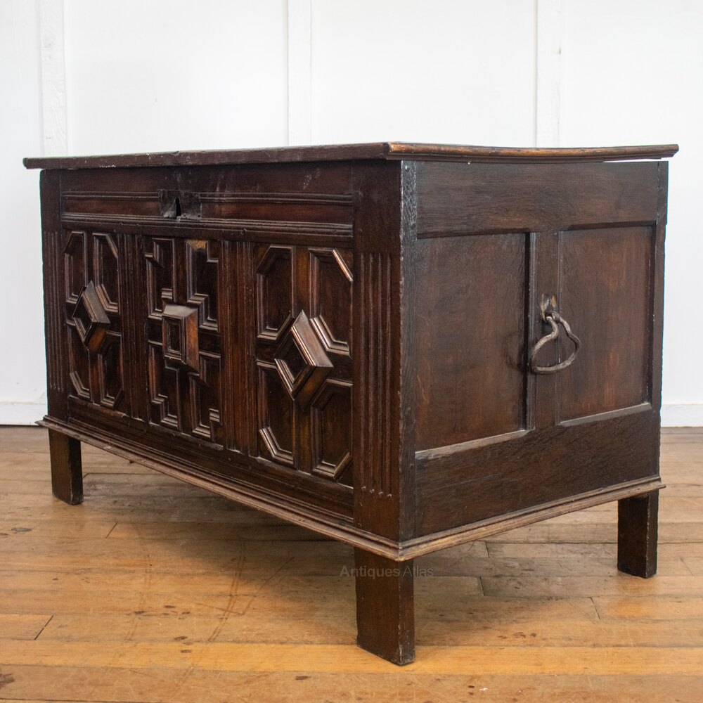 Carved Oak Trunk RWI7918 - Antiques Atlas