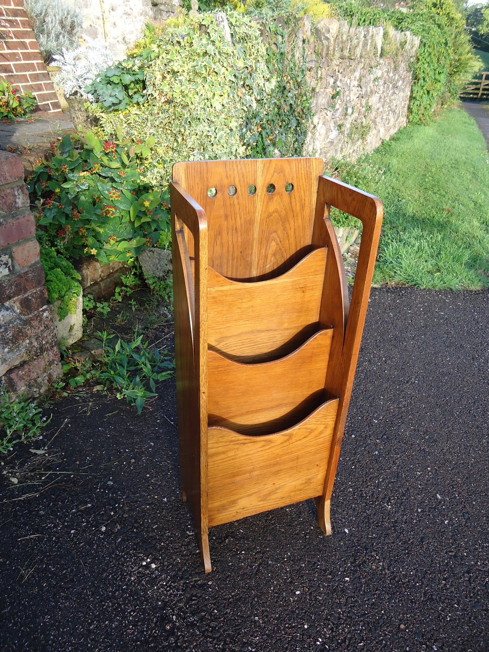 Arts & Crafts Scottish School Magazine Rack In Oak - Antiques Atlas