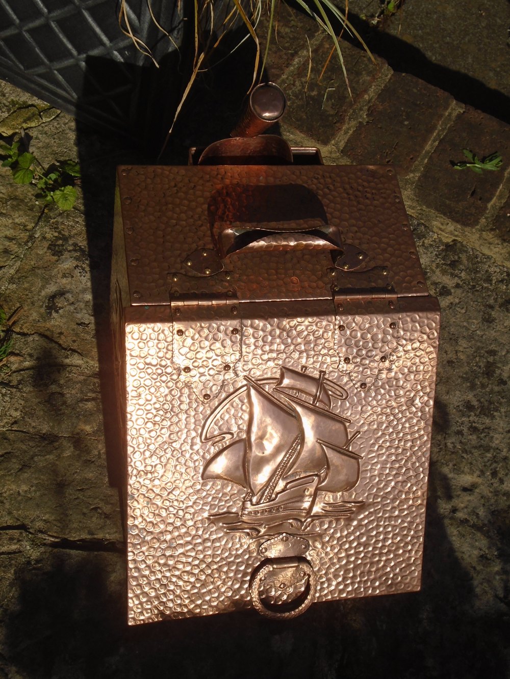 Antiques Atlas - Arts & Crafts Copper Fireside Box. F & J Pool.