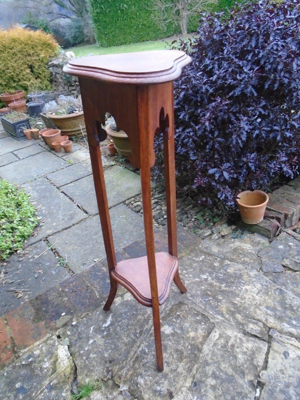 Arts & Crafts Oak Plant Stand With A Trefoil Top - Antiques Atlas