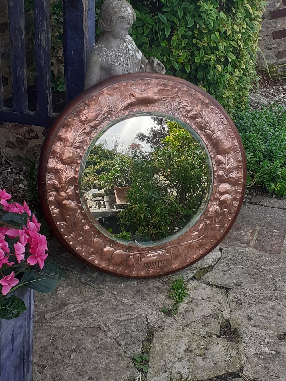 Antiques Atlas - Large Arts & Crafts Copper Mirror as179a3790