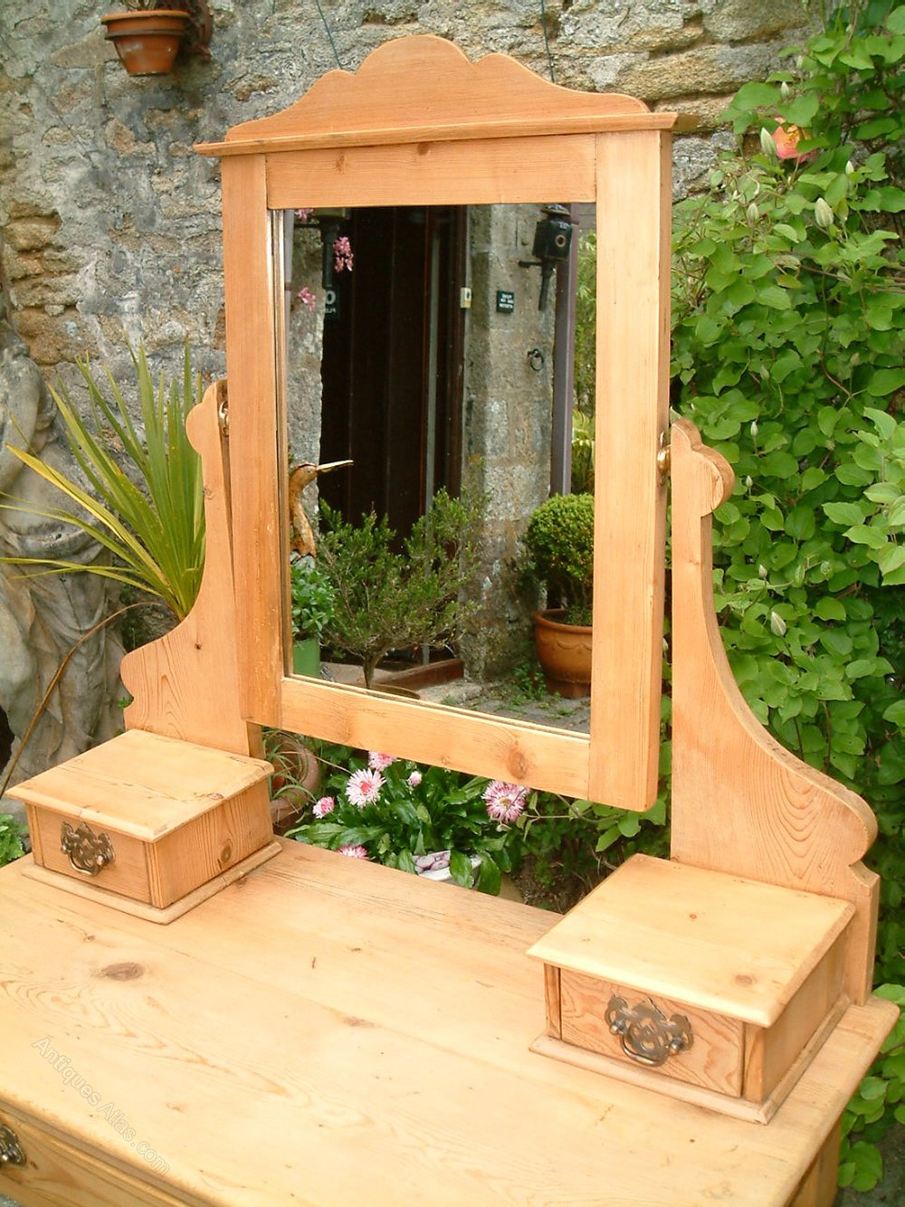 A Restored Edwardian Pine Dressing Table - Antiques Atlas